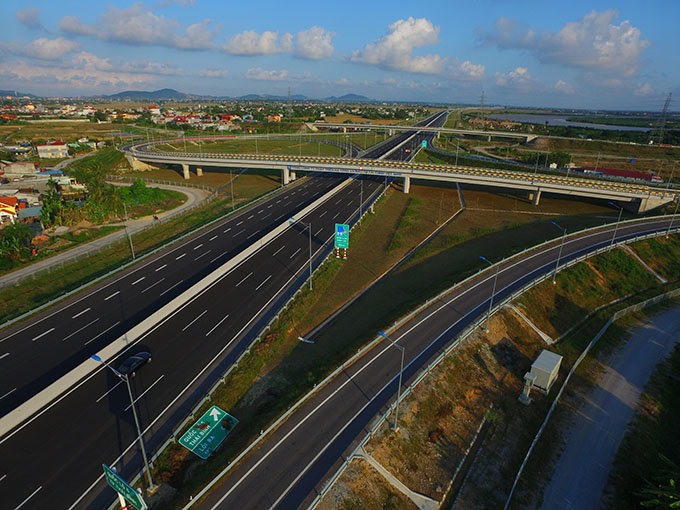 Việt Nam looks to private sector to fund infrastructure
