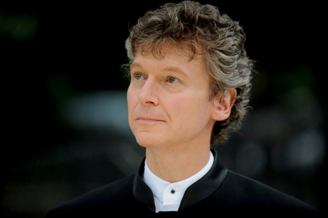 American conductor leads concert at Opera House