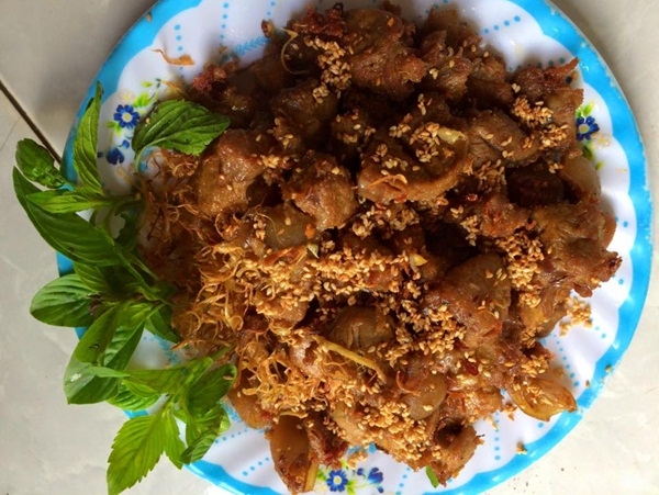 Bê chao Mộc Châu, a must-try dish for local and foreign diners