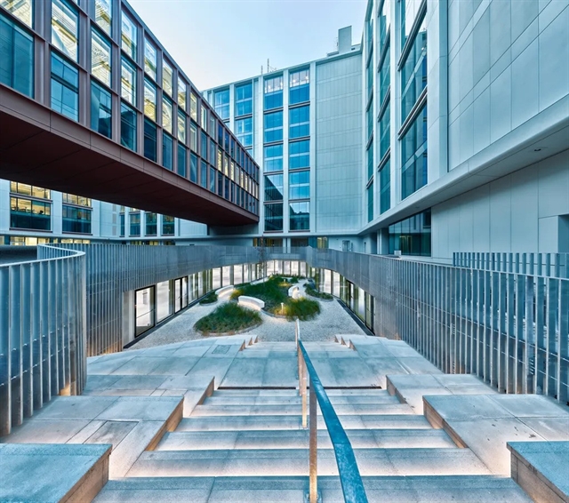 Siemens and COIMA revamp historic Milan Building into smart, energy ...