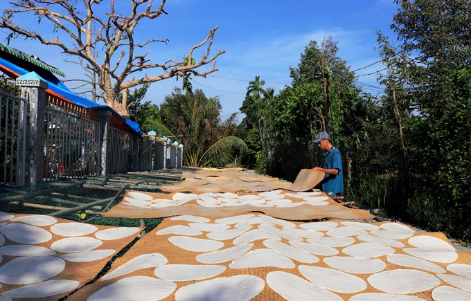 Through the lens: Cassava paper preserves the traditional taste of Tết