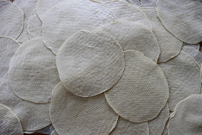 Through the lens: Cassava paper preserves the traditional taste of Tết